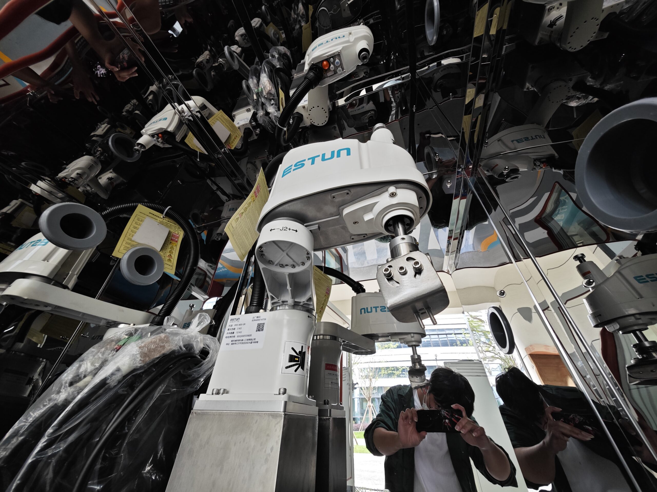 What Is a Solar Radiation Test Chamber? Top 4 Functions & Uses | DHT®